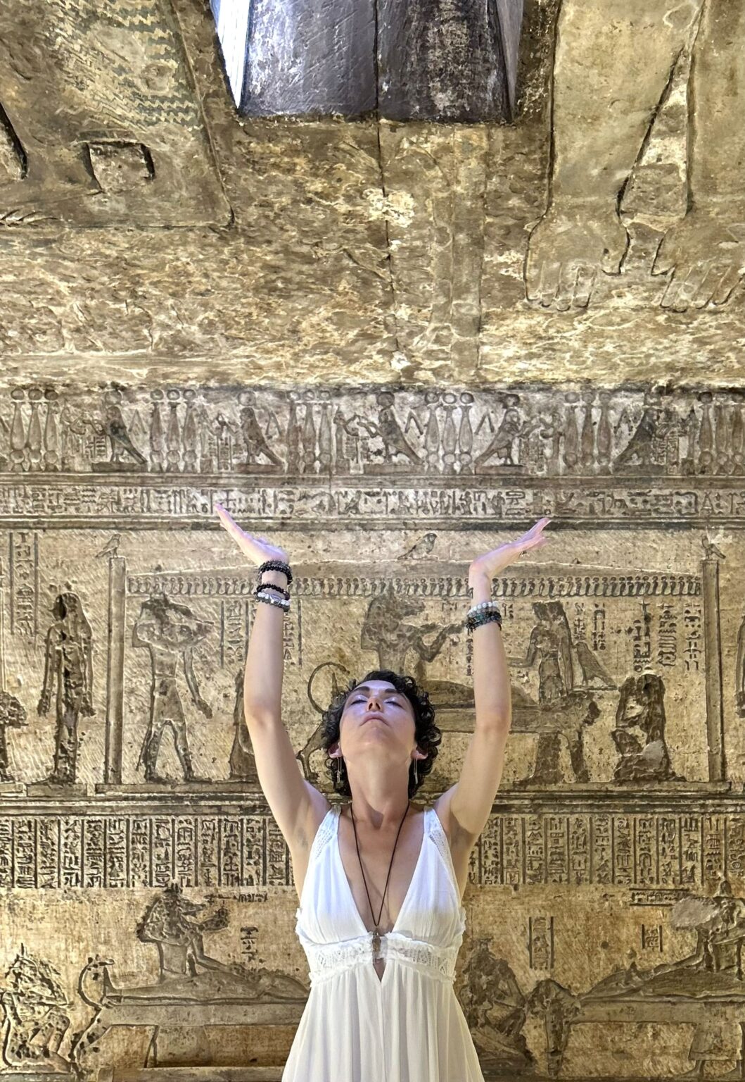 About - Eluna Noelle